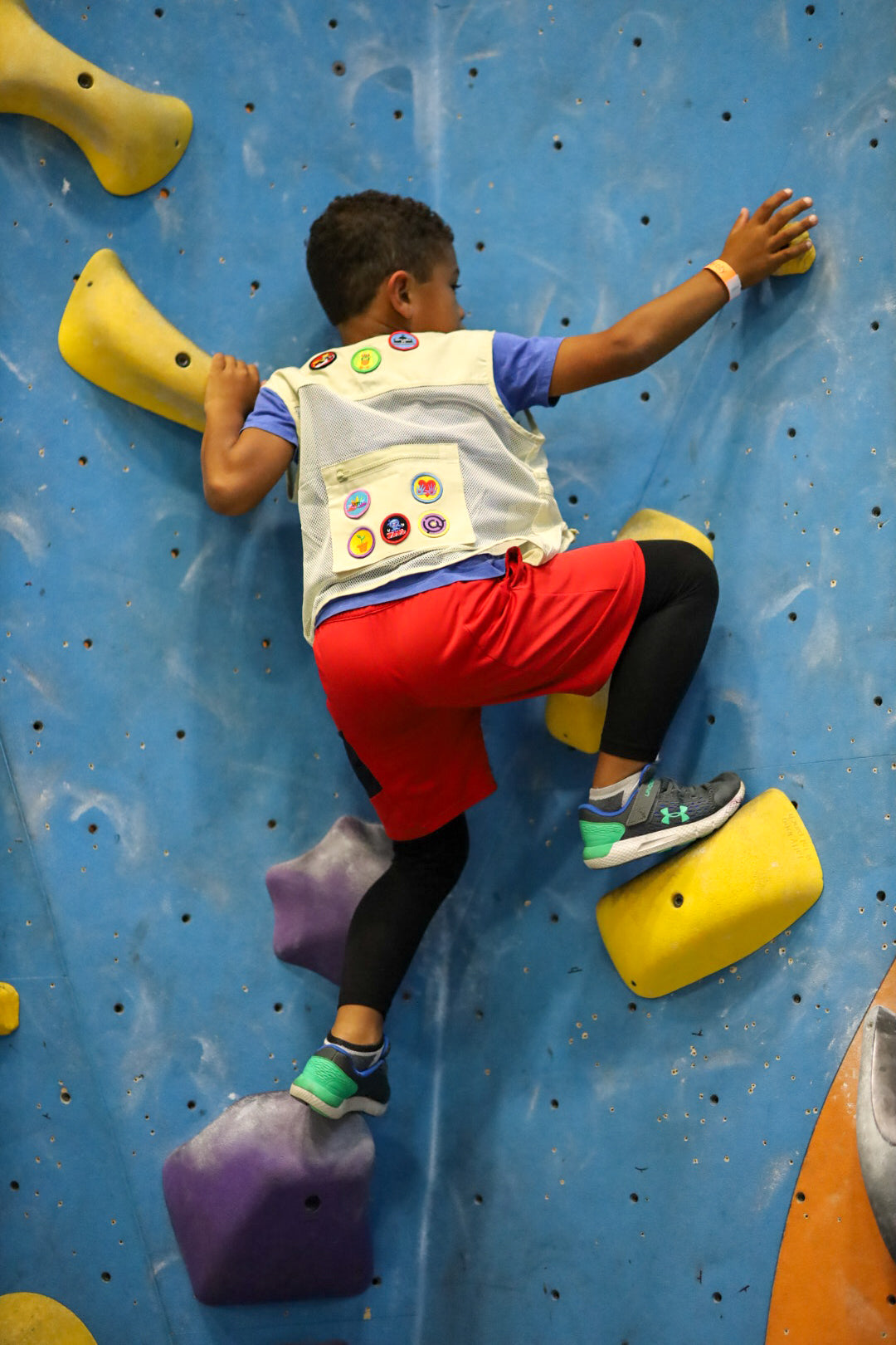 All You Need To Know About Indoor Rock Climbing for Kids - Wonder Club ...