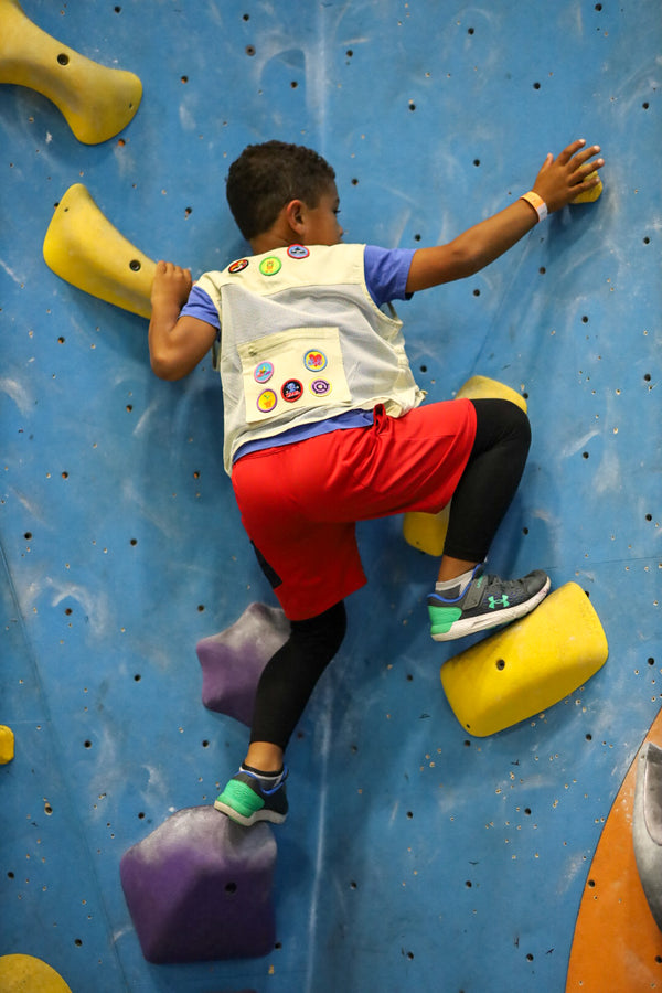 All You Need To Know About Indoor Rock Climbing for Kids - Wonder Club ...